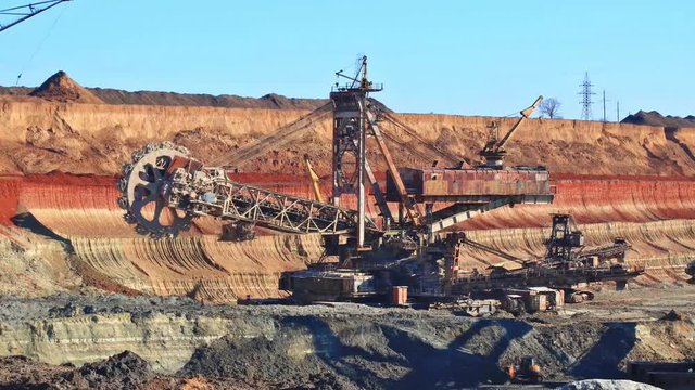 Bagger Video Footage – Browse 1,077 HD Stock Video and Footage | Adobe ...