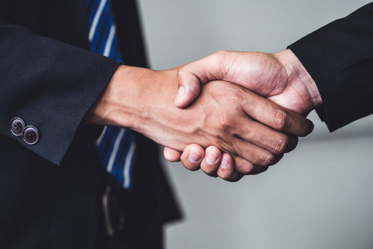 Done.deal Bilder – Durchsuchen 17,063 Archivfotos, Vektorgrafiken und ...