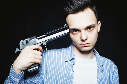 รูปภาพSelf-Killing – เลือกดูภาพถ่ายสต็อก เวกเตอร์ และวิดีโอ402 | Adobe ...