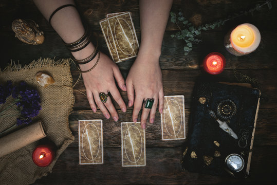 รูปภาพSeance – เลือกดูภาพถ่ายสต็อก เวกเตอร์ และวิดีโอ5,845 | Adobe Stock