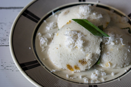 "Putu Piring" Images – Browse 23 Stock Photos, Vectors, and Video ...