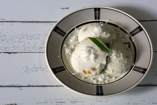 "Putu Piring" Images – Browse 23 Stock Photos, Vectors, and Video ...