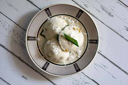 "Putu Piring" Images – Browse 23 Stock Photos, Vectors, and Video ...