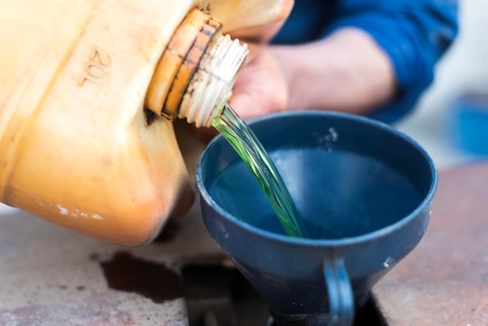 รูปภาพNaphtha – เลือกดูภาพถ่ายสต็อก เวกเตอร์ และวิดีโอ2,354 | Adobe Stock