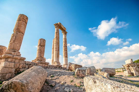 Temple Of Hercules"」の写真素材 | 496件の無料イラスト画像 | Adobe Stock