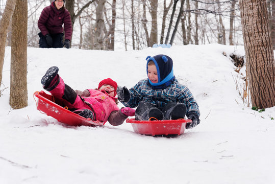 รูปภาพSledging – เลือกดูภาพถ่ายสต็อก เวกเตอร์ และวิดีโอ610,027 | Adobe ...