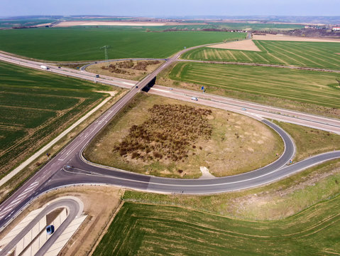Autobahnauffahrt bilder – Bläddra bland 259 stockfoton, vektorer och ...