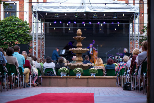 Acapella Images – Browse 133 Stock Photos, Vectors, and Video | Adobe Stock