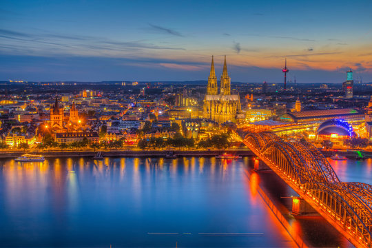 รูปภาพKoln – เลือกดูภาพถ่ายสต็อก เวกเตอร์ และวิดีโอ101,275 | Adobe Stock