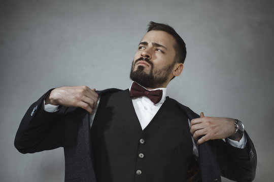 「Dishdash」の画像 - 53,817 件の Stock 写真、ベクターおよびビデオ | Adobe Stock