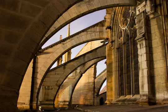 Arc-Boutants bilder – Bläddra bland 55 stockfoton, vektorer och videor ...