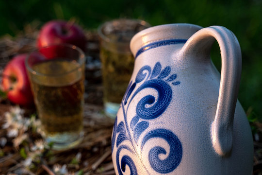 Bembel-Bilder: Stock-Fotos & -Videos. | Adobe Stock
