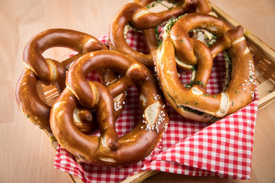 รูปภาพButterbrezel – เลือกดูภาพถ่ายสต็อก เวกเตอร์ และวิดีโอ78 | Adobe Stock