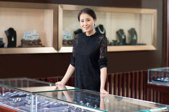 "Jewelry Store" Images – Browse 30,049 Stock Photos, Vectors, and Video ...