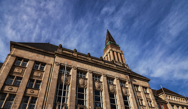 "Kieler Rathaus" bilder – Bläddra bland 45 stockfoton, vektorer och ...