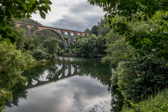 Reflexbogen Bilder – Durchsuchen 3,522 Archivfotos, Vektorgrafiken und ...