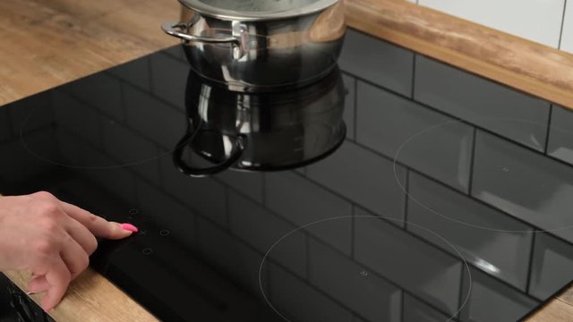 Induction Cooktop Images – Browse 8,729 Stock Photos, Vectors, and ...