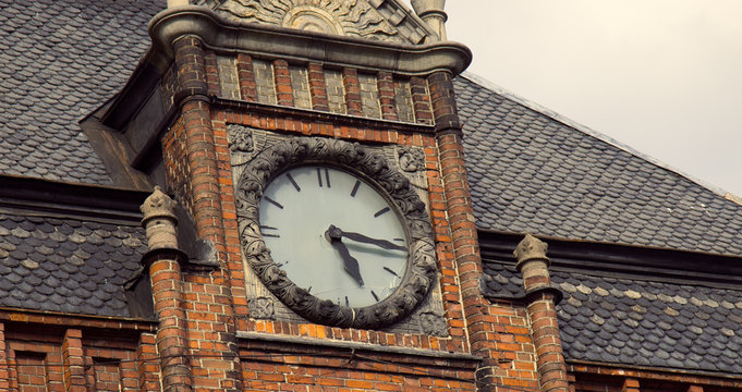 Horometer bilder – Bläddra bland 24 stockfoton, vektorer och videor ...