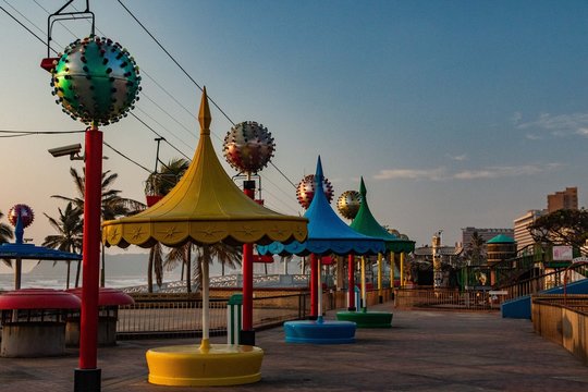 「Funfare」の写真素材 | 17件の無料イラスト画像 | Adobe Stock