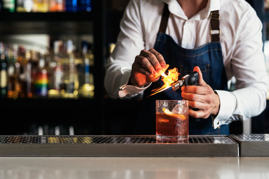 Barkeeping Bilder – Durchsuchen 1,179 Archivfotos, Vektorgrafiken und ...