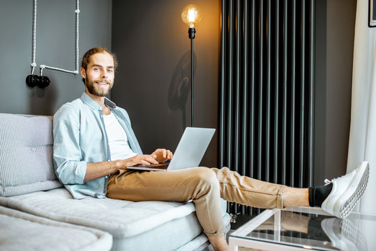 1,939,178 BEST Comfortable IMAGES, STOCK PHOTOS & VECTORS | Adobe Stock