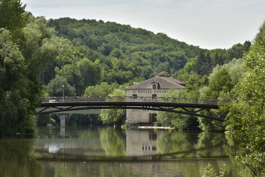"En Aval"-Bilder: Stock-Fotos & -Videos. | Adobe Stock