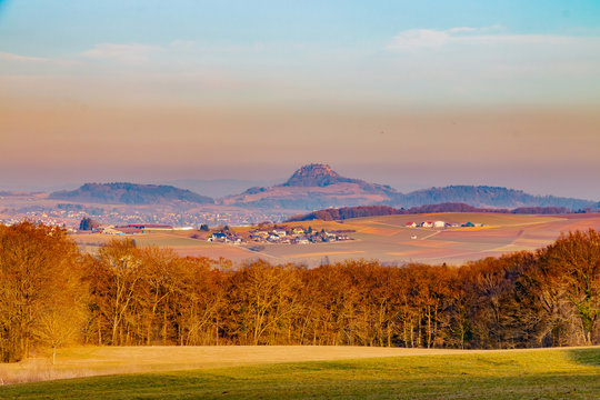 Hegau Bilder – Durchsuchen 1,616 Archivfotos, Vektorgrafiken und Videos ...