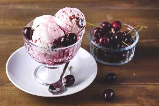 Iskrem Bilder – Durchsuchen 813 Archivfotos, Vektorgrafiken und Videos ...