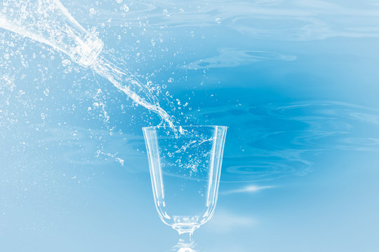 Sprudelwasser bilder – Bläddra bland 751 stockfoton, vektorer och ...