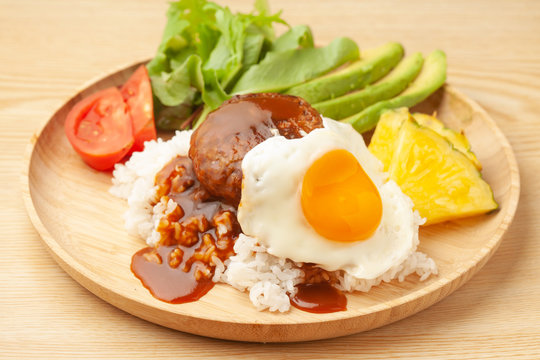 「ロコモコ」の写真素材 | 546件の無料イラスト画像 | Adobe Stock