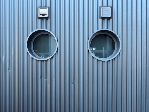 「Wellblechfassade」の写真素材 | 173件の無料イラスト画像 | Adobe Stock