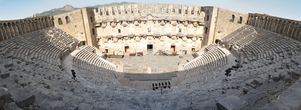 「Amfiteater」の写真素材 | 74件の無料イラスト画像 | Adobe Stock