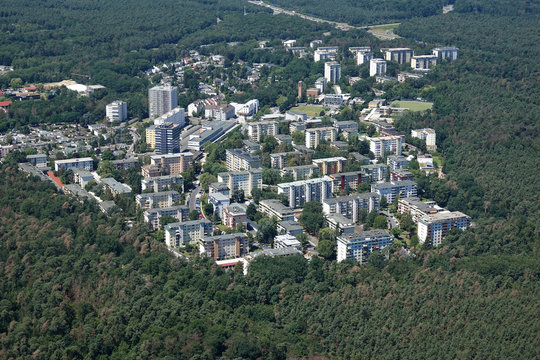 รูปภาพNeu-Isenburg – เลือกดูภาพถ่ายสต็อก เวกเตอร์ และวิดีโอ220 | Adobe ...