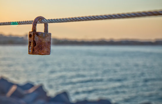 รูปภาพEncadenado – เลือกดูภาพถ่ายสต็อก เวกเตอร์ และวิดีโอ206 | Adobe Stock