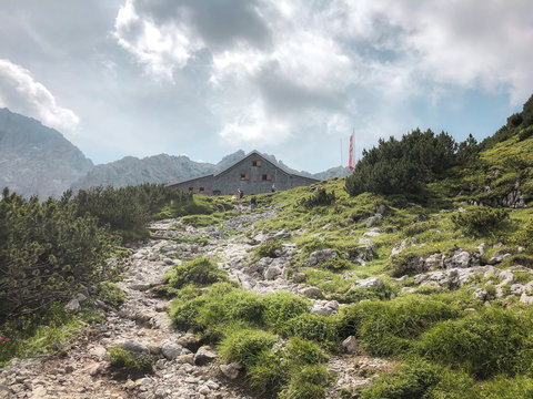 Bergweg-Bilder: Stock-Fotos & -Videos. | Adobe Stock
