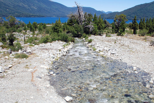 「Arrollo」の写真素材 | 159件の無料イラスト画像 | Adobe Stock