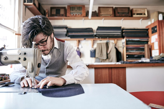 รูปภาพStitch – เลือกดูภาพถ่ายสต็อก เวกเตอร์ และวิดีโอ429,905 | Adobe Stock