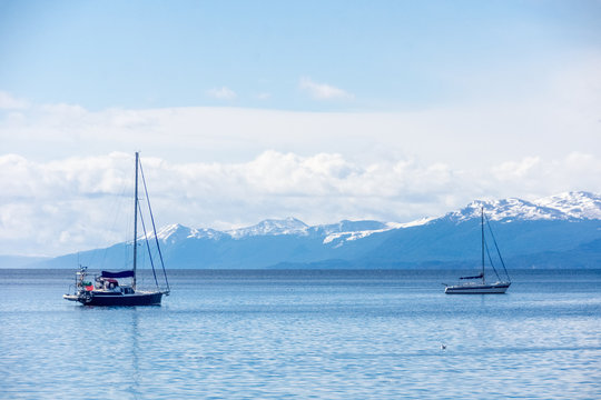 รูปภาพVeleros – เลือกดูภาพถ่ายสต็อก เวกเตอร์ และวิดีโอ1,251 | Adobe Stock