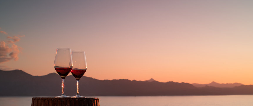 Rotwein Bilder – Durchsuchen 353,376 Archivfotos, Vektorgrafiken und ...