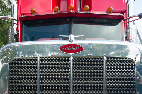 Peterbilt bilder – Bläddra bland 329 stockfoton, vektorer och videor ...
