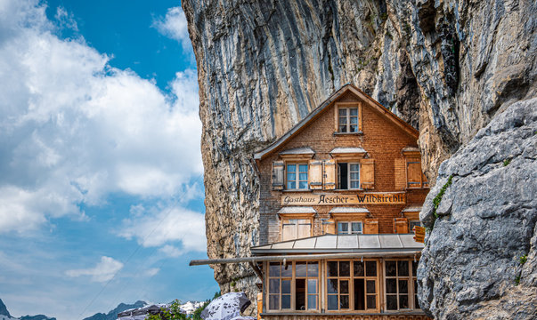 「Wildkirchli」の写真素材 | 1,517件の無料イラスト画像 | Adobe Stock