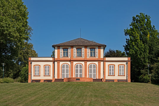 Prinz-Emil-Schlößchen-Bilder: Stock-Fotos & -Videos. | Adobe Stock