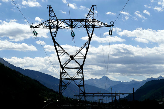 Pylône Bilder – Durchsuchen 3,458 Archivfotos, Vektorgrafiken und ...