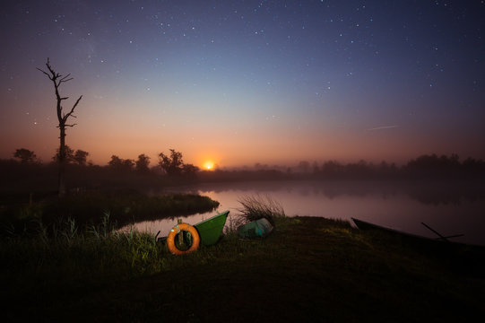 Marsh Night Bilder – Durchsuchen 8,931 Archivfotos, Vektorgrafiken und ...