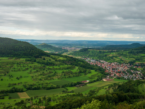 รูปภาพNeidlingen – เลือกดูภาพถ่ายสต็อก เวกเตอร์ และวิดีโอ245 | Adobe Stock