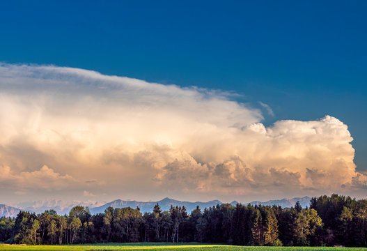 รูปภาพCumulon – เลือกดูภาพถ่ายสต็อก เวกเตอร์ และวิดีโอ100 | Adobe Stock