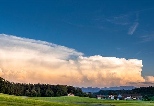รูปภาพCumulon – เลือกดูภาพถ่ายสต็อก เวกเตอร์ และวิดีโอ100 | Adobe Stock