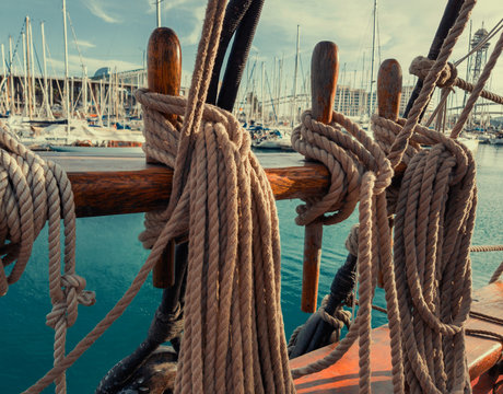 Gantline 이미지 – 찾아보기 13 스톡 사진, 벡터 및 비디오 | Adobe Stock