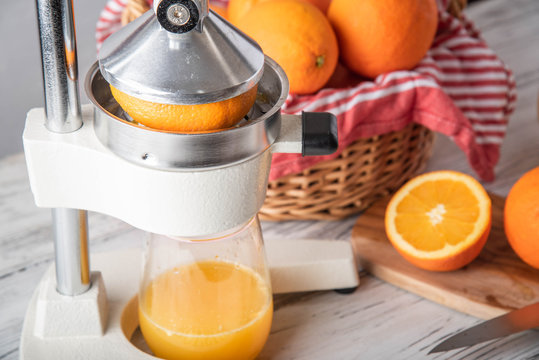 1,770,016 BEST Squeezing IMAGES, STOCK PHOTOS & VECTORS | Adobe Stock