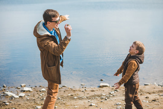 "Throwing Rocks"-Bilder: Stock-Fotos & -Videos. | Adobe Stock